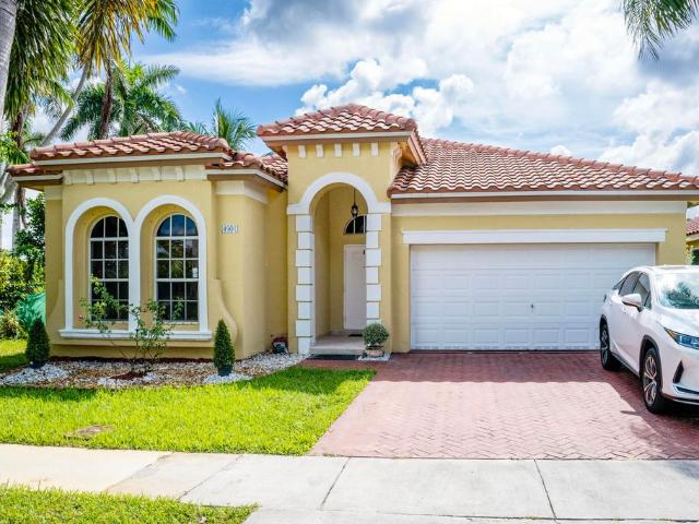 4 bedroom luxury Villa for sale in Miramar, Florida