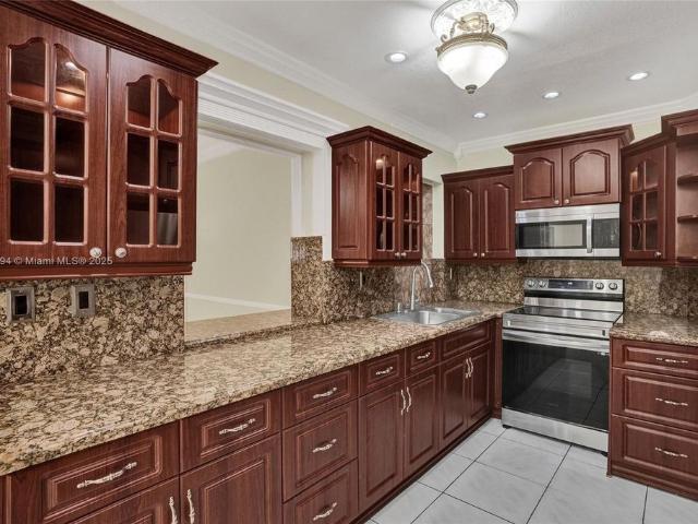 4 bedroom luxury Villa for sale in North Miami, Florida