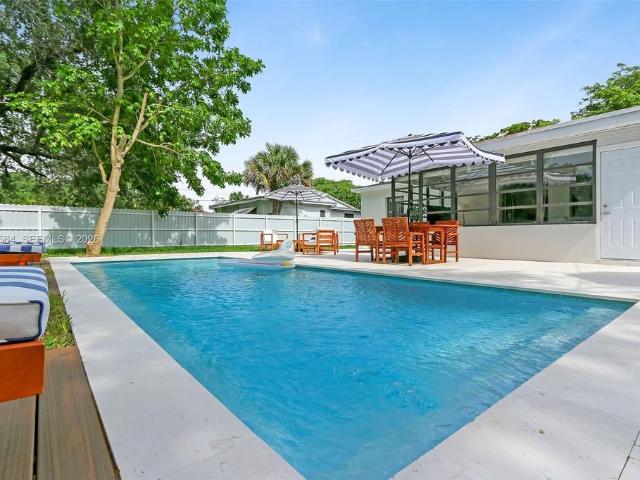 4 bedroom luxury Villa for sale in North Miami, Florida
