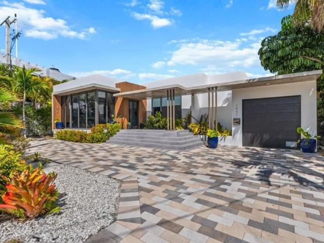 4 bedroom luxury Villa for sale in North Miami, Florida
