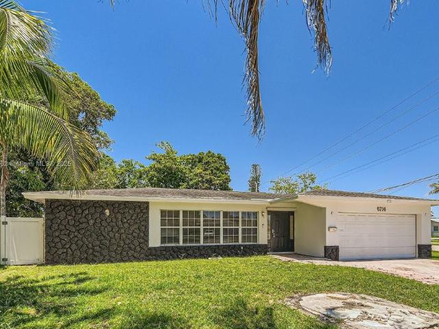 4 bedroom luxury Villa for sale in North Lauderdale, Florida