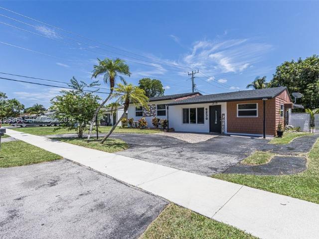 4 bedroom luxury Villa for sale in North Lauderdale, United States