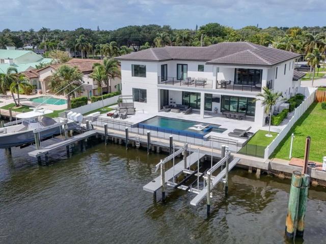 4 bedroom luxury Villa for sale in North Palm Beach, Florida