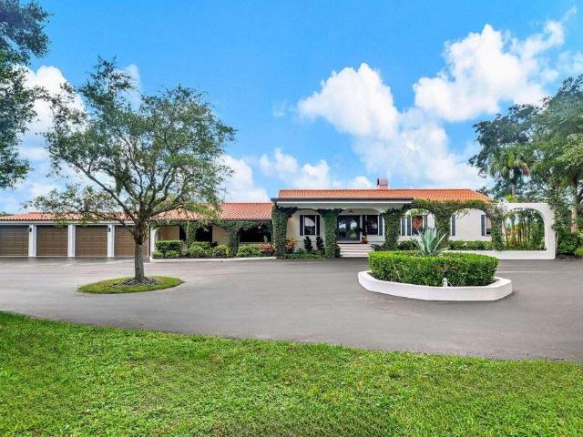4 bedroom luxury Villa for sale in Okeechobee, Florida