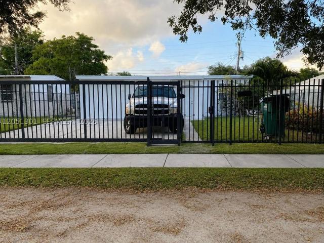 4 bedroom luxury Villa for sale in Opa locka North historical, Florida