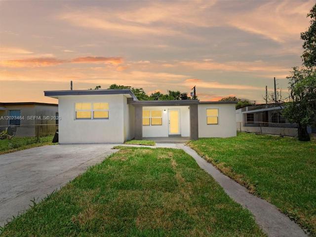 4 bedroom luxury Villa for sale in Opa locka North historical, Florida