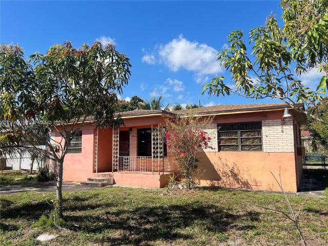 4 bedroom luxury Villa for sale in Opa locka North historical, United States