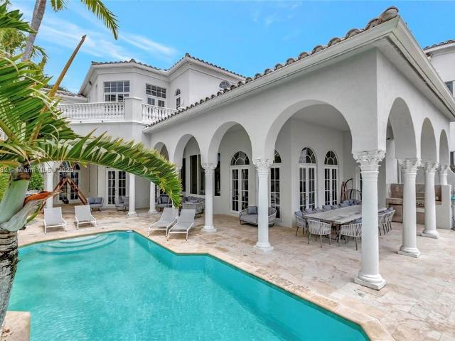 5 bedroom luxury Villa for sale in Aventura, Florida