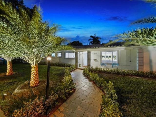 4 bedroom luxury Villa for sale in Biscayne Park, Florida