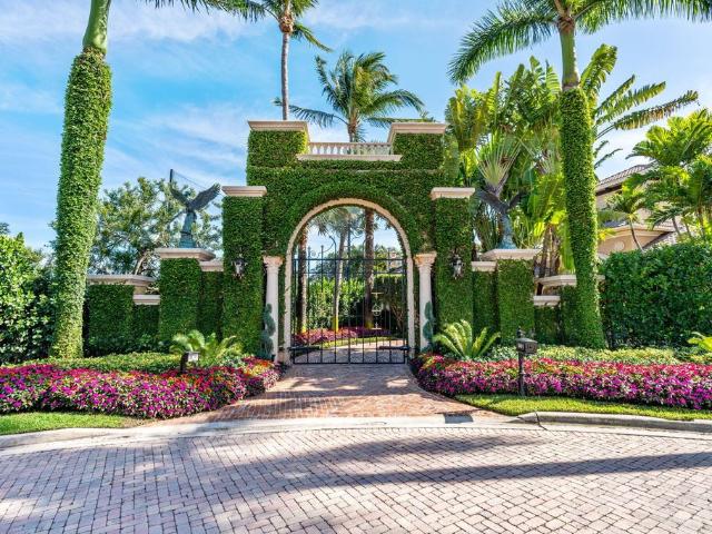 4 bedroom luxury Villa for sale in Boca Raton, Florida