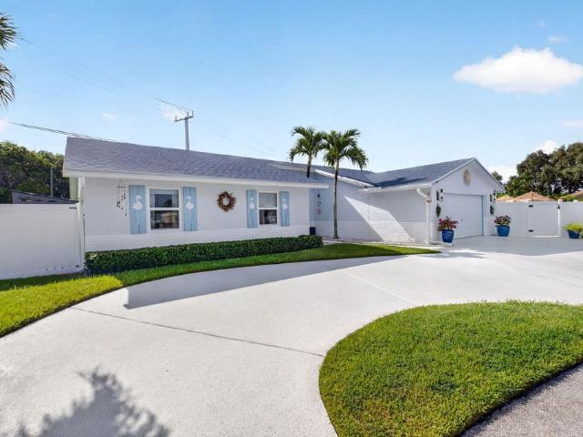 4 bedroom luxury Villa for sale in Boynton Beach, Florida