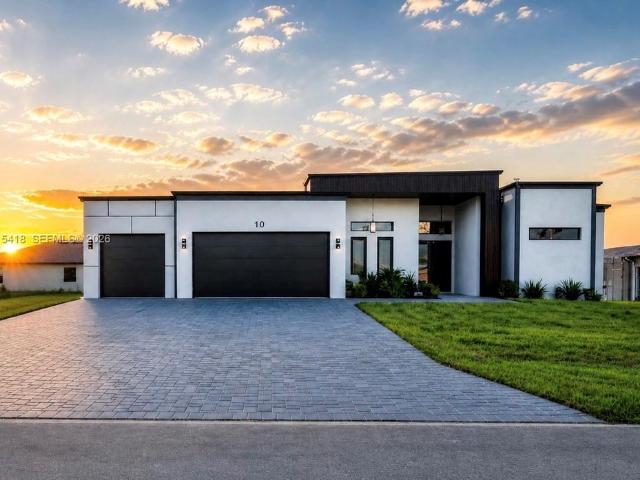4 bedroom luxury Villa for sale in Cape Coral, Florida