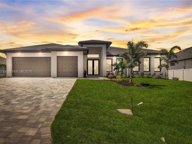 4 bedroom luxury Villa for sale in Cape Coral, Florida