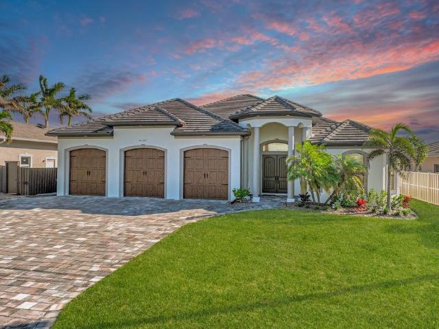 4 bedroom luxury Villa for sale in Cape Coral, Florida