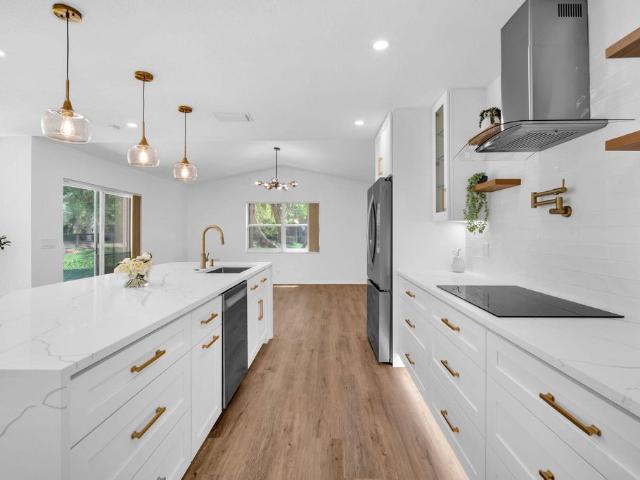 4 bedroom luxury Villa for sale in Coconut Creek, Florida