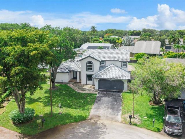 4 bedroom luxury Villa for sale in Coconut Creek, Florida