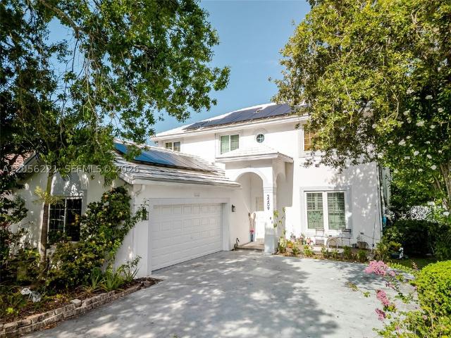 4 bedroom luxury Villa for sale in Coconut Creek, Florida
