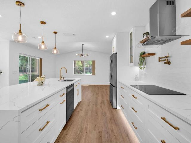 4 bedroom luxury Villa for sale in Coconut Creek, Florida