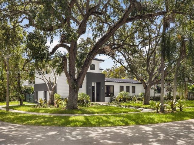 4 bedroom luxury Villa for sale in Coconut Grove, United States