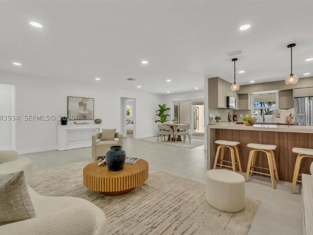 4 bedroom luxury Villa for sale in Cooper City, Florida