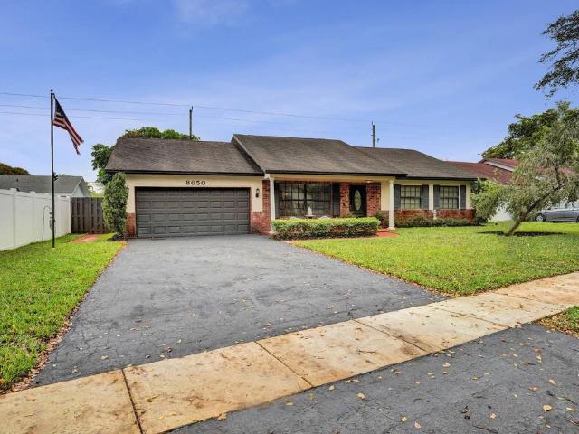 4 bedroom luxury Villa for sale in Cooper City, Florida
