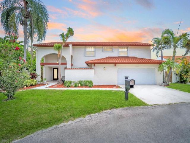 4 bedroom luxury Villa for sale in Cooper City, Florida