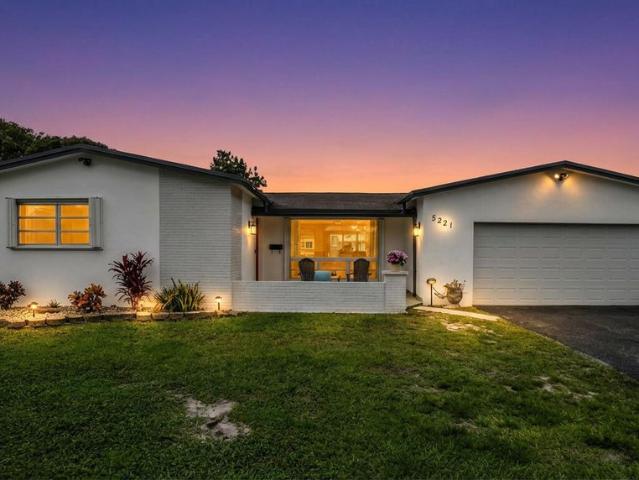 4 bedroom luxury Villa for sale in Cooper City, Florida