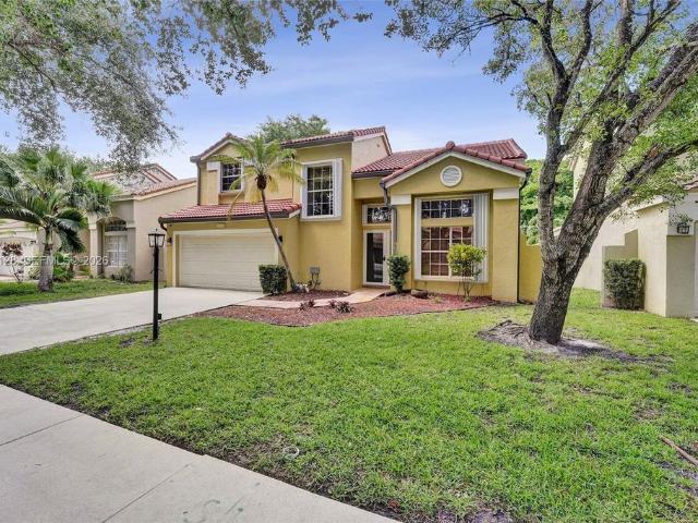 4 bedroom luxury Villa for sale in Cooper City, Florida