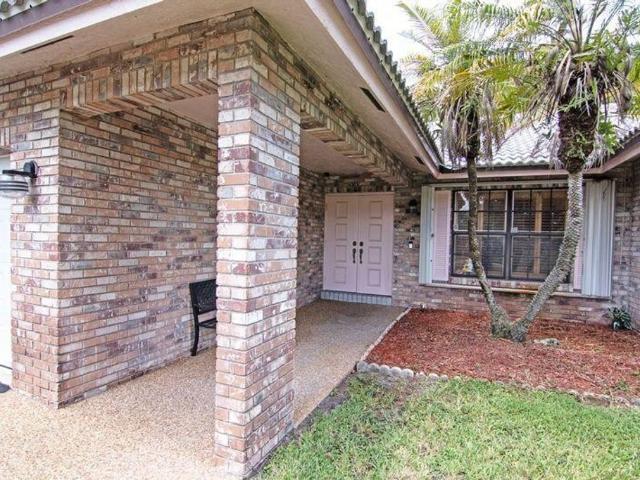 4 bedroom luxury Villa for sale in Coral Springs, Florida