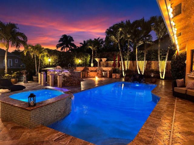 4 bedroom luxury Villa for sale in Coral Springs, Florida