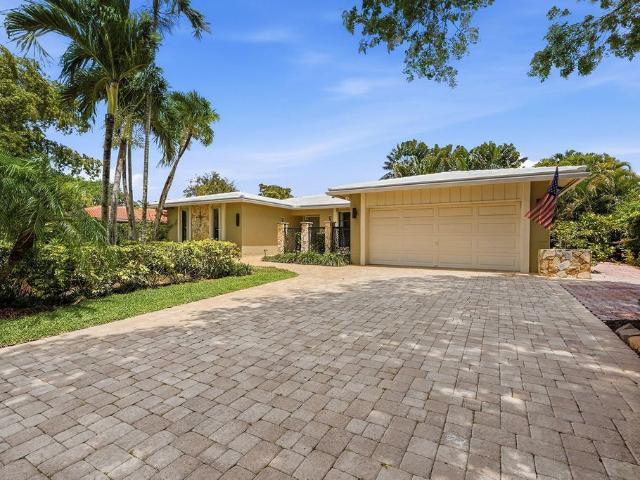 4 bedroom luxury Villa for sale in Coral Springs, Florida