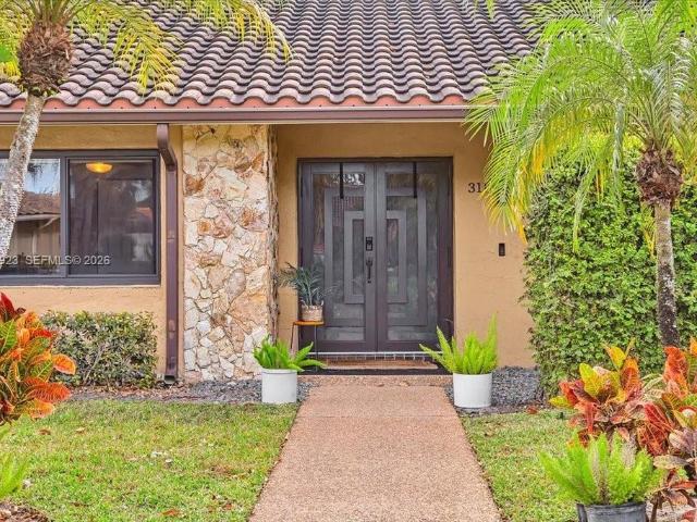 4 bedroom luxury Villa for sale in Coral Springs, Florida