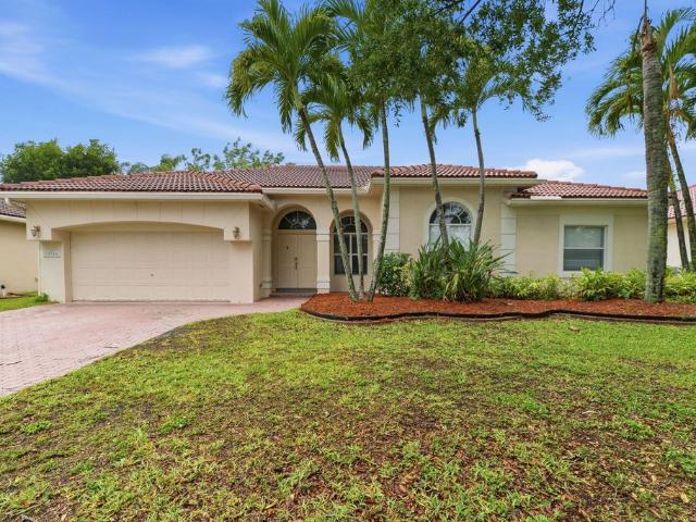 4 bedroom luxury Villa for sale in Coral Springs, Florida