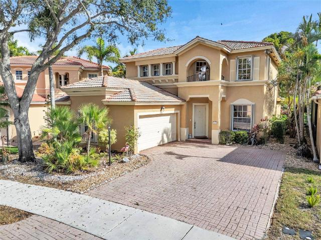4 bedroom luxury Villa for sale in Coral Springs, Florida