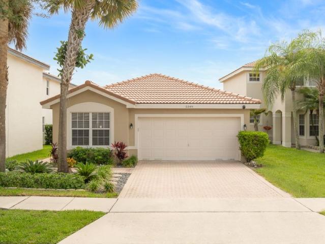 4 bedroom luxury Villa for sale in Coral Springs, Florida