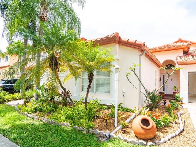 4 bedroom luxury Villa for sale in Doral, Florida