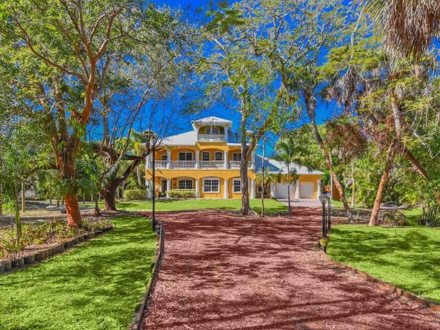 4 bedroom luxury Villa for sale in Fort Pierce, Florida