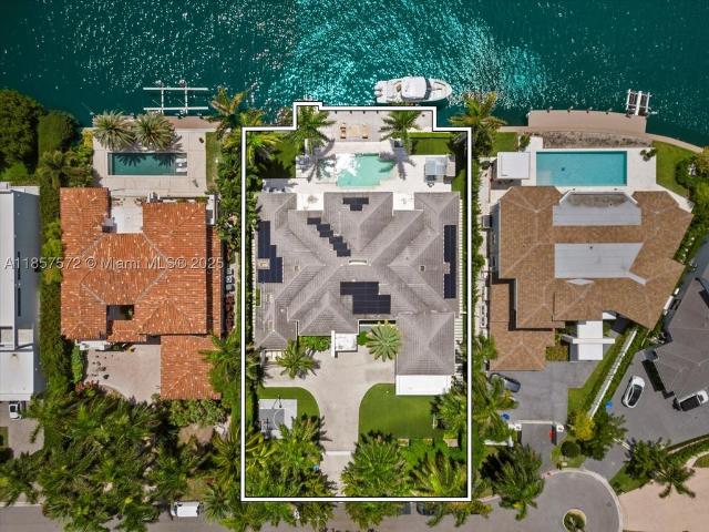4 bedroom luxury Villa for sale in Golden Beach, Florida