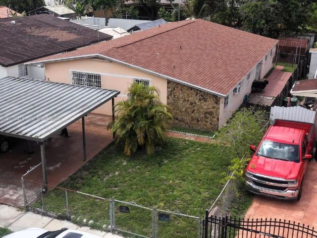 4 bedroom luxury Villa for sale in Hialeah, Florida
