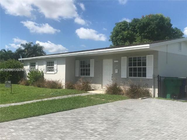 4 bedroom luxury Villa for sale in Hialeah, Florida