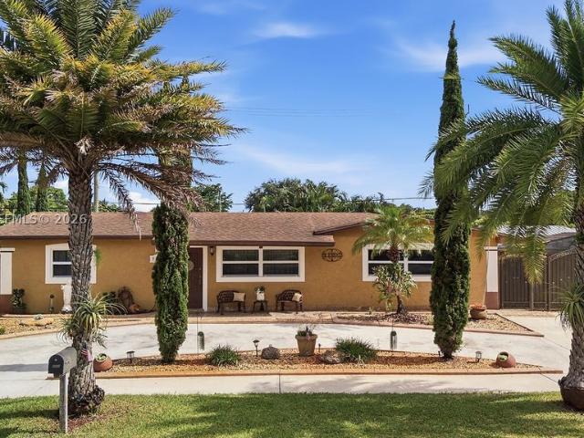 4 bedroom luxury Villa for sale in Hialeah, Florida