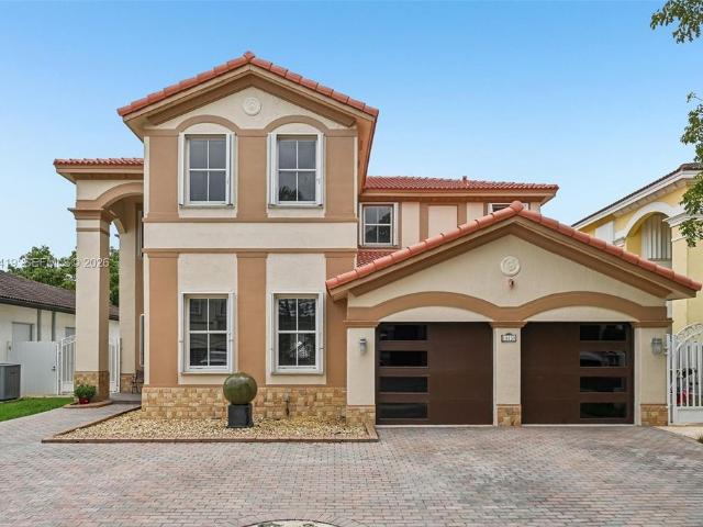 4 bedroom luxury Villa for sale in Hialeah, Florida