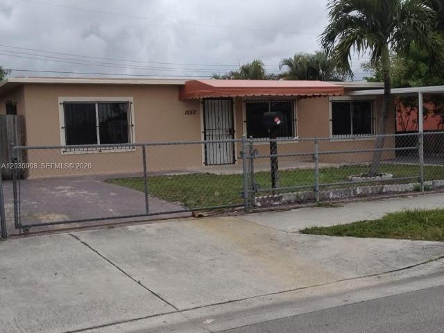 4 bedroom luxury Villa for sale in Hialeah, Florida