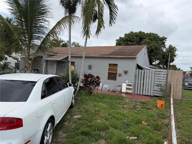 4 bedroom luxury Villa for sale in Hialeah, Florida
