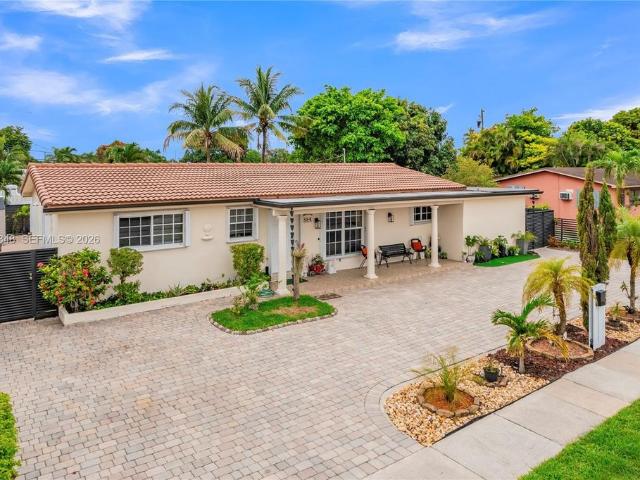 4 bedroom luxury Villa for sale in Hialeah, Florida