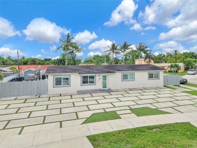 4 bedroom luxury Villa for sale in Hialeah, Florida