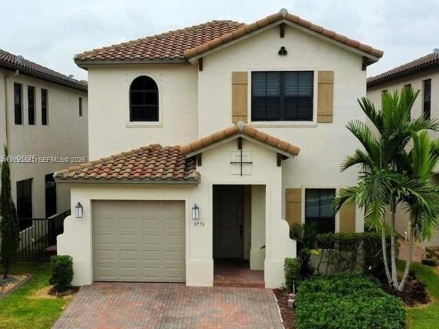 4 bedroom luxury Villa for sale in Hialeah, Florida