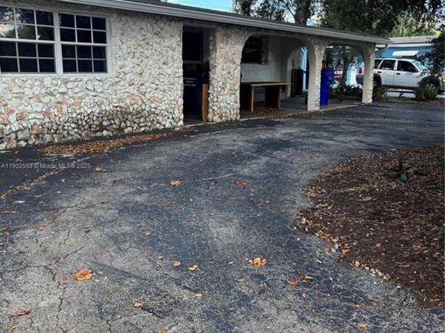 4 bedroom luxury Villa for sale in Hollywood, Florida