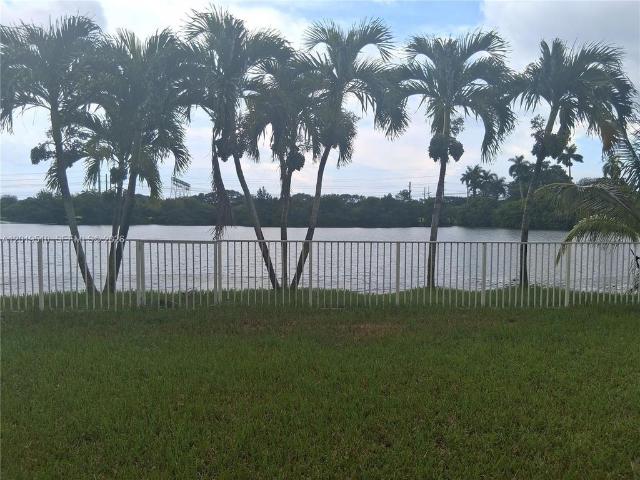 4 bedroom luxury Villa for sale in Hollywood, Florida