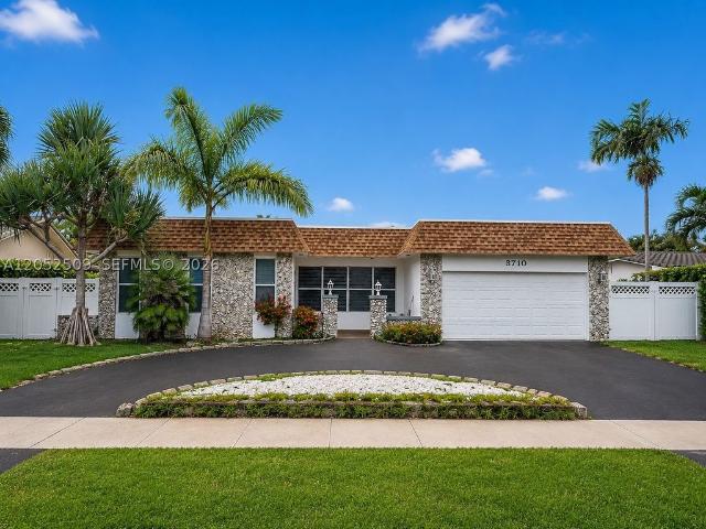 4 bedroom luxury Villa for sale in Hollywood, Florida
